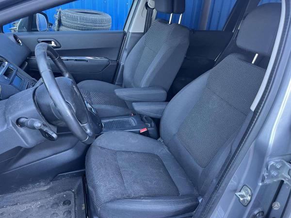 Grey Peugeot 5008 2016 in Taurage, with an engine capacity of 1.56 L and mileage of 260 thousand km for 1550 €, photo 10 on AUTOMOTO.COM.LV
