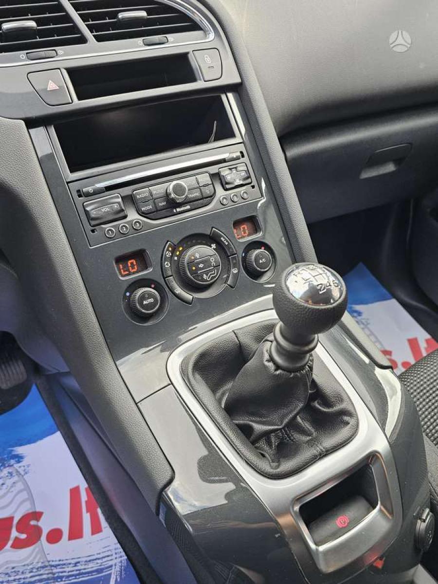 Pelēks Peugeot 5008 2016 Šauļi, ar dzinēja tilpumu 1.20 L un nobraukumu 200 tūkst. km par 5450 €, foto 22 vietnē AUTOMOTO.COM.LV