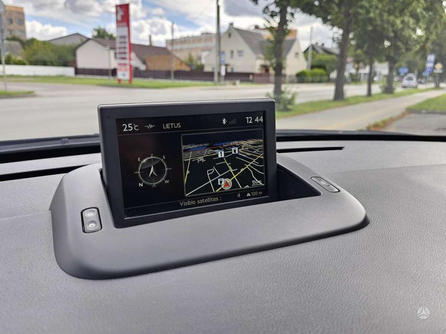 Pelēks Peugeot 5008 2016 Šauļi, ar dzinēja tilpumu 1.20 L un nobraukumu 200 tūkst. km par 5450 €, foto 23 vietnē AUTOMOTO.COM.LV