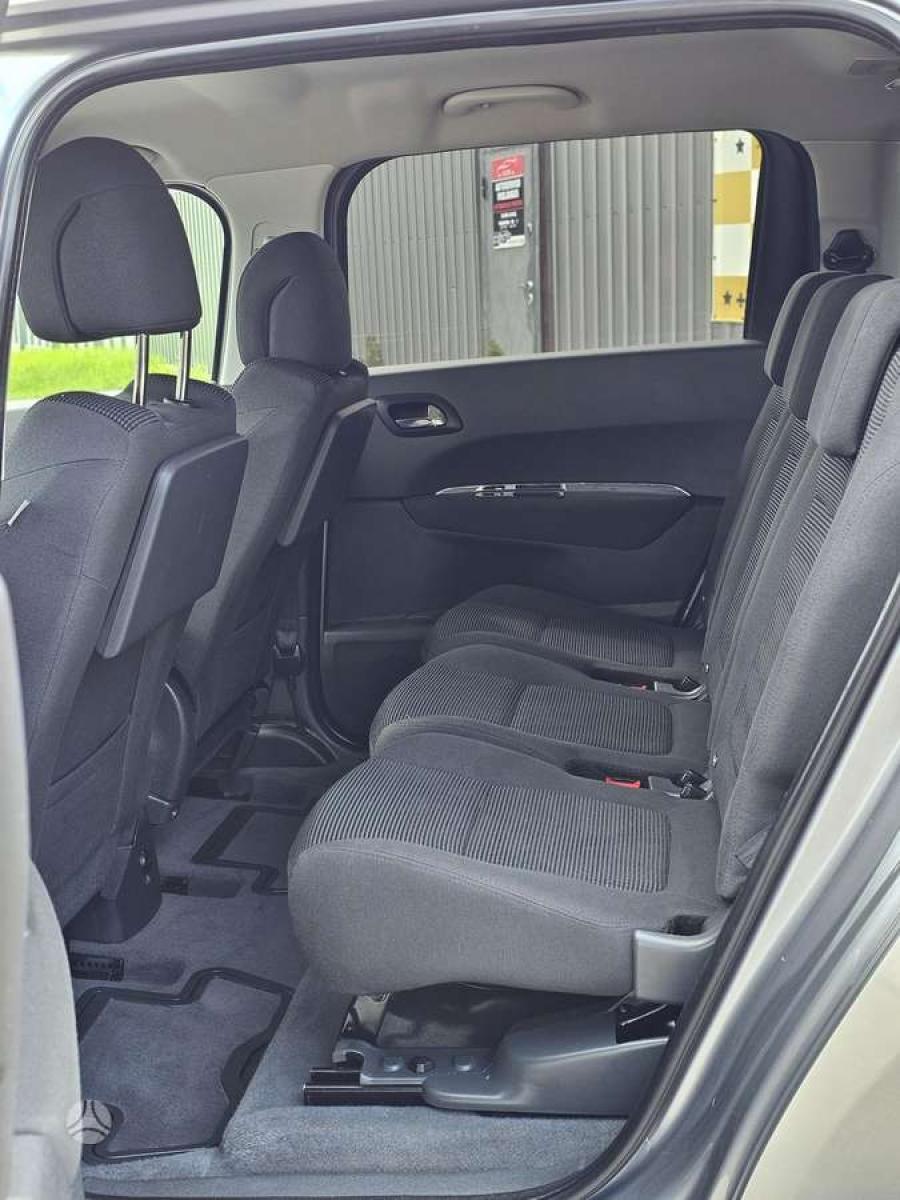 Pelēks Peugeot 5008 2016 Šauļi, ar dzinēja tilpumu 1.20 L un nobraukumu 200 tūkst. km par 5450 €, foto 27 vietnē AUTOMOTO.COM.LV