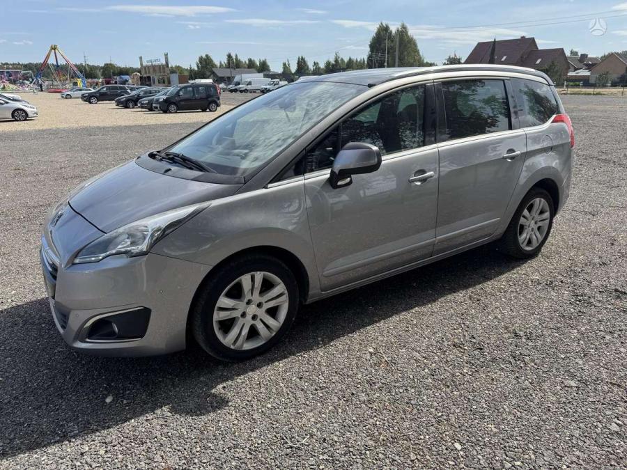 Grey Peugeot 5008 2016 in Taurage, with an engine capacity of 2.00 L and mileage of 243 thousand km for 4400 €, photo 7 on AUTOMOTO.COM.LV