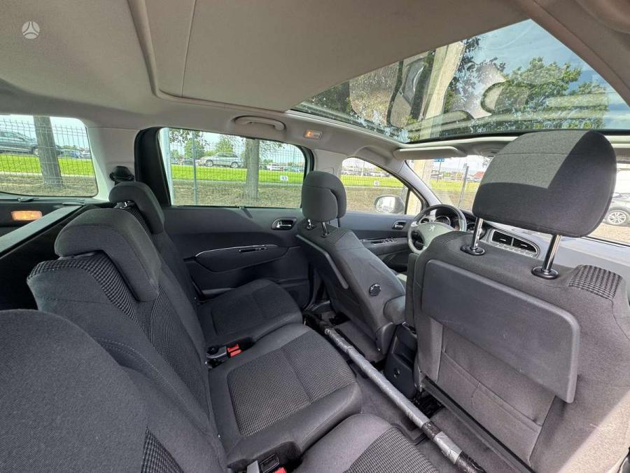 Grey Peugeot 5008 2016 in Taurage, with an engine capacity of 2.00 L and mileage of 243 thousand km for 4400 €, photo 10 on AUTOMOTO.COM.LV