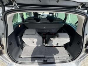 Grey Peugeot 5008 2016 in Taurage, with an engine capacity of 2.00 L and mileage of 243 thousand km for 4400 €, photo 11 on AUTOMOTO.COM.LV