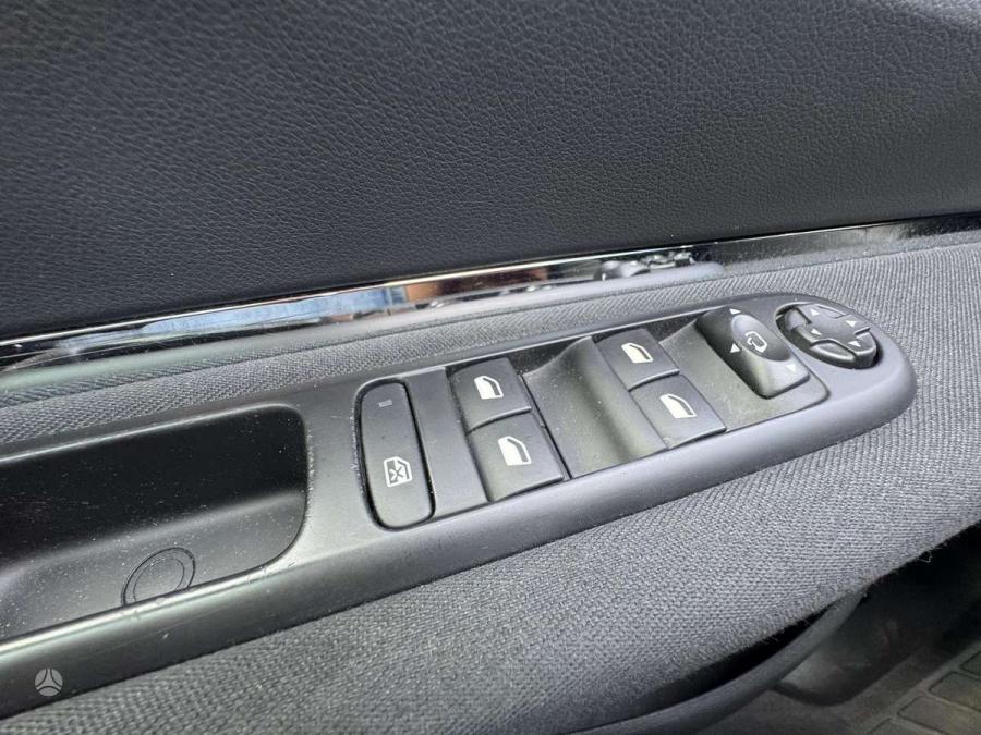 Grey Peugeot 5008 2016 in Taurage, with an engine capacity of 2.00 L and mileage of 243 thousand km for 4400 €, photo 14 on AUTOMOTO.COM.LV