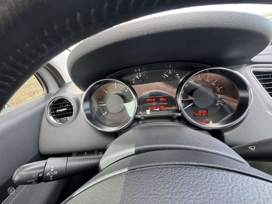 Grey Peugeot 5008 2016 in Taurage, with an engine capacity of 2.00 L and mileage of 243 thousand km for 4400 €, photo 15 on AUTOMOTO.COM.LV
