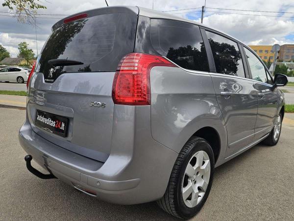 Grey Peugeot 5008 2016 in Siauliai, with an engine capacity of 1.20 L and mileage of 200 thousand km for 4950 €, photo 5 on AUTOMOTO.COM.LV