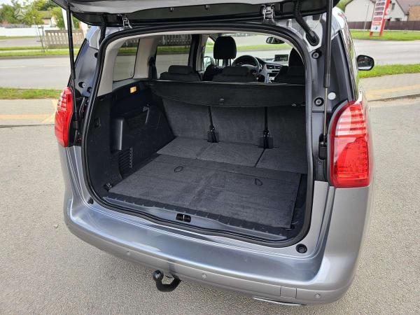 Grey Peugeot 5008 2016 in Siauliai, with an engine capacity of 1.20 L and mileage of 200 thousand km for 4950 €, photo 11 on AUTOMOTO.COM.LV