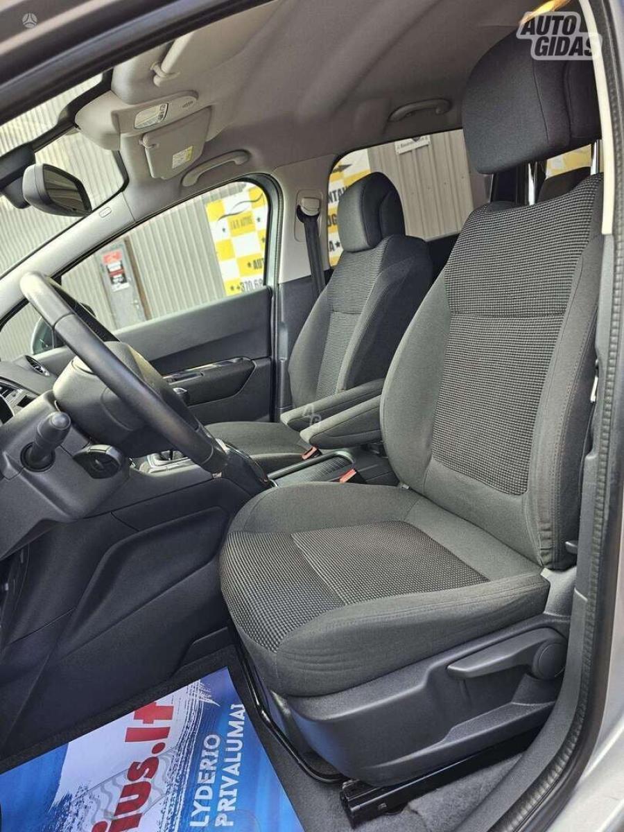 Pelēks Peugeot 5008 2016 Šauļi, ar dzinēja tilpumu 1.20 L un nobraukumu 200 tūkst. km par 4950 €, foto 14 vietnē AUTOMOTO.COM.LV