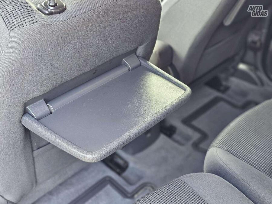 Pelēks Peugeot 5008 2016 Šauļi, ar dzinēja tilpumu 1.20 L un nobraukumu 200 tūkst. km par 4950 €, foto 24 vietnē AUTOMOTO.COM.LV