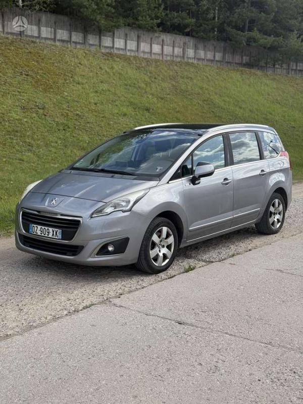 Pelēks Peugeot 5008 2016 Viļņa, ar dzinēja tilpumu 1.56 L un nobraukumu 215 tūkst. km par 5300 €, foto 1 vietnē AUTOMOTO.COM.LV