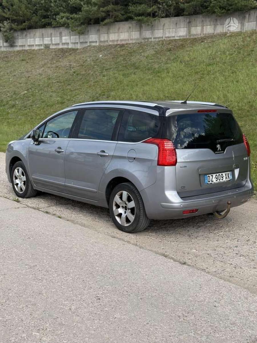 Pelēks Peugeot 5008 2016 Viļņa, ar dzinēja tilpumu 1.56 L un nobraukumu 215 tūkst. km par 5300 €, foto 7 vietnē AUTOMOTO.COM.LV