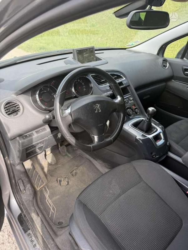 Pelēks Peugeot 5008 2016 Viļņa, ar dzinēja tilpumu 1.56 L un nobraukumu 215 tūkst. km par 5300 €, foto 8 vietnē AUTOMOTO.COM.LV