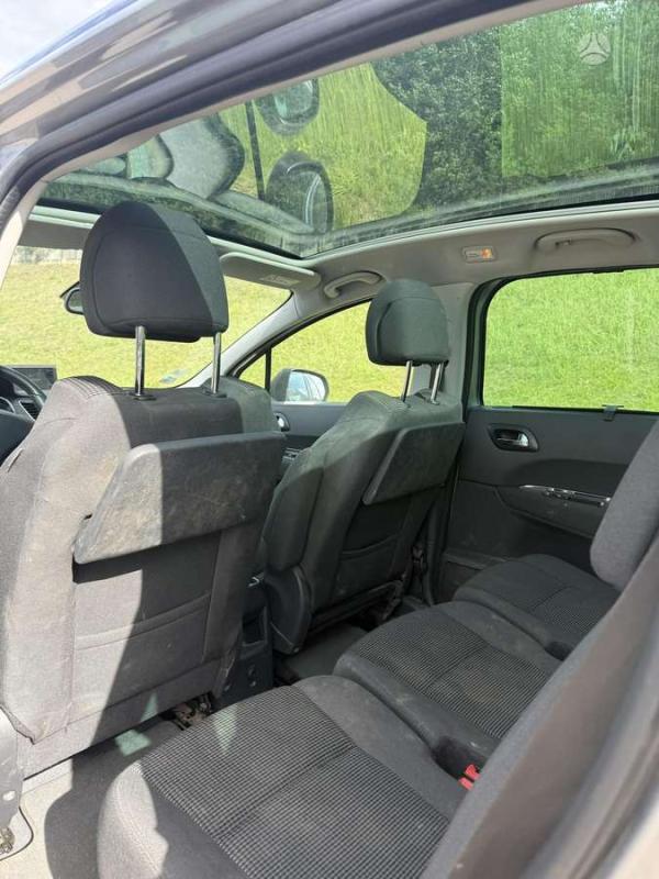 Pelēks Peugeot 5008 2016 Viļņa, ar dzinēja tilpumu 1.56 L un nobraukumu 215 tūkst. km par 5300 €, foto 9 vietnē AUTOMOTO.COM.LV