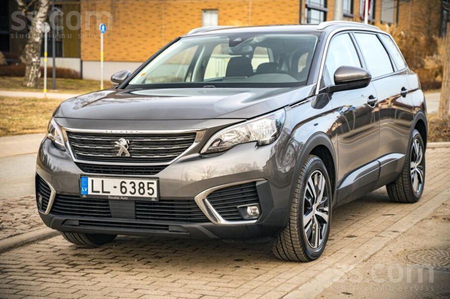 Grey Peugeot 5008 2018 in Riga, with an engine capacity of 1.50 L and mileage of 122 thousand km for 14990 €, photo 1 on AUTOMOTO.COM.LV