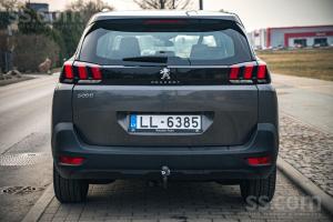 Grey Peugeot 5008 2018 in Riga, with an engine capacity of 1.50 L and mileage of 122 thousand km for 14990 €, photo 6 on AUTOMOTO.COM.LV
