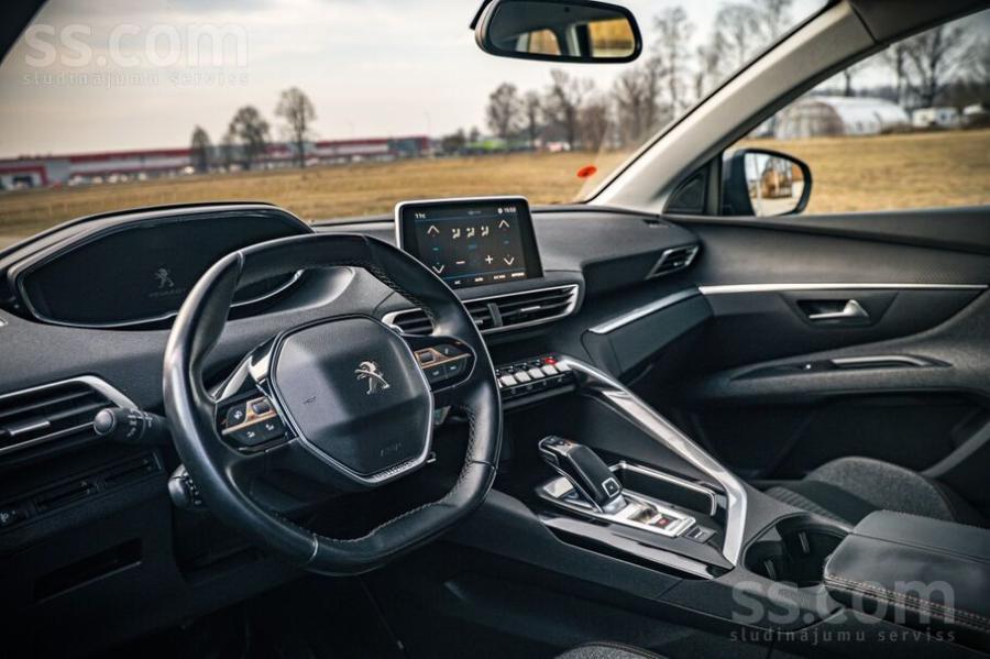 Grey Peugeot 5008 2018 in Riga, with an engine capacity of 1.50 L and mileage of 122 thousand km for 14990 €, photo 12 on AUTOMOTO.COM.LV