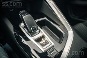Grey Peugeot 5008 2018 in Riga, with an engine capacity of 1.50 L and mileage of 122 thousand km for 14990 €, photo 15 on AUTOMOTO.COM.LV