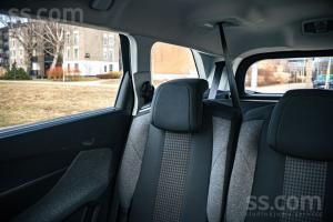 Grey Peugeot 5008 2018 in Riga, with an engine capacity of 1.50 L and mileage of 122 thousand km for 14990 €, photo 20 on AUTOMOTO.COM.LV