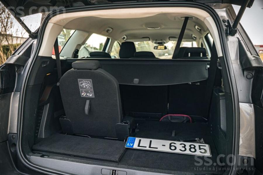 Grey Peugeot 5008 2018 in Riga, with an engine capacity of 1.50 L and mileage of 122 thousand km for 14990 €, photo 21 on AUTOMOTO.COM.LV