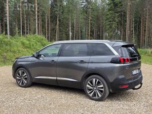 Pelēks Peugeot 5008 2018 Gulbene, ar dzinēja tilpumu 1.20 L un nobraukumu 230 tūkst. km par 9550 €, foto 4 vietnē AUTOMOTO.COM.LV