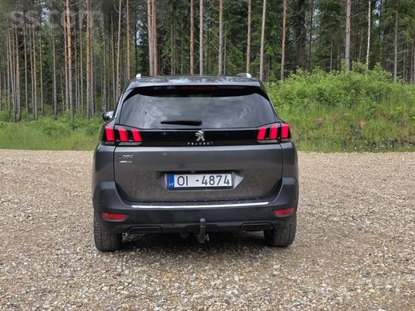 Grey Peugeot 5008 2018 in Gulbene, with an engine capacity of 1.20 L and mileage of 230 thousand km for 9550 €, photo 4 on AUTOMOTO.COM.LV