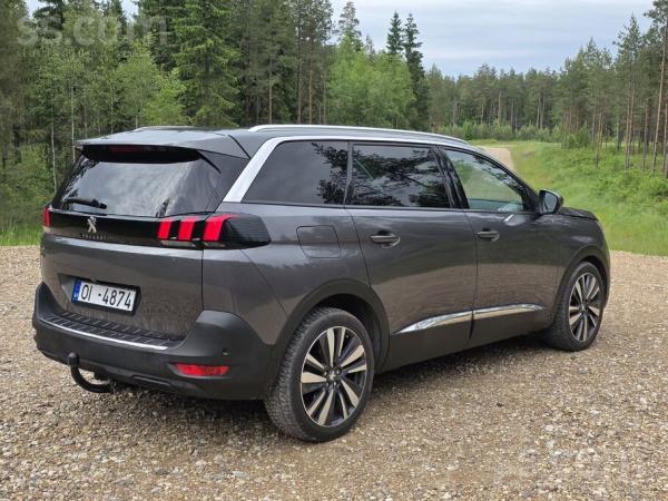 Grey Peugeot 5008 2018 in Gulbene, with an engine capacity of 1.20 L and mileage of 230 thousand km for 9550 €, photo 5 on AUTOMOTO.COM.LV