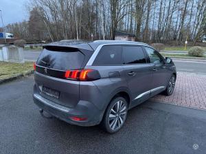 Grey Peugeot 5008 2019 in Ukmerge, with an engine capacity of 1.50 L and mileage of 298 thousand km for 8950 €, photo 5 on AUTOMOTO.COM.LV