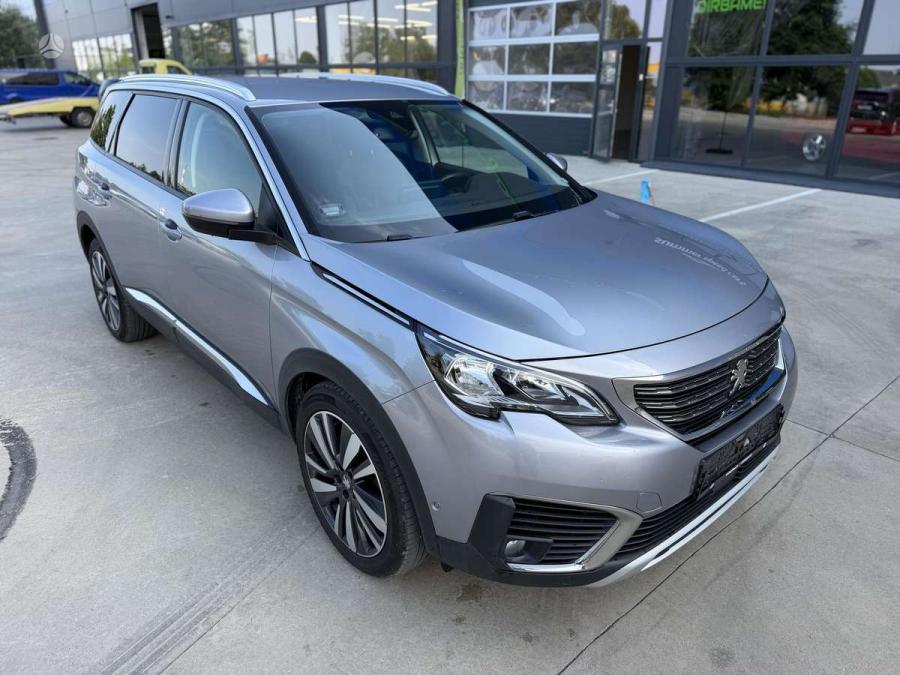 Pelēks Peugeot 5008 2020 Panevēža, ar dzinēja tilpumu 1.50 L un nobraukumu 199 tūkst. km par 11850 €, foto 3 vietnē AUTOMOTO.COM.LV