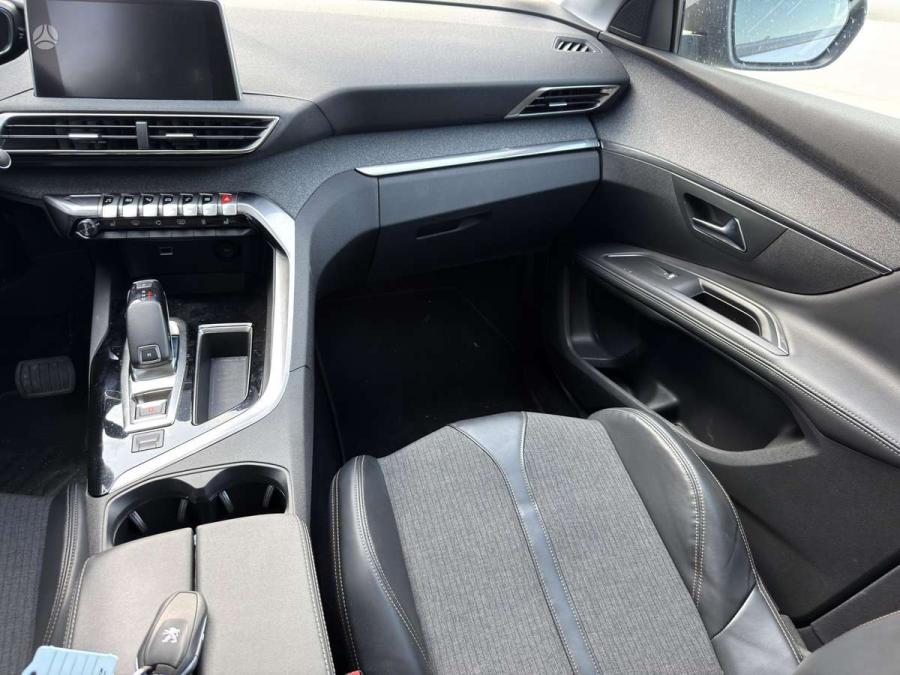 Pelēks Peugeot 5008 2020 Panevēža, ar dzinēja tilpumu 1.50 L un nobraukumu 199 tūkst. km par 11850 €, foto 19 vietnē AUTOMOTO.COM.LV