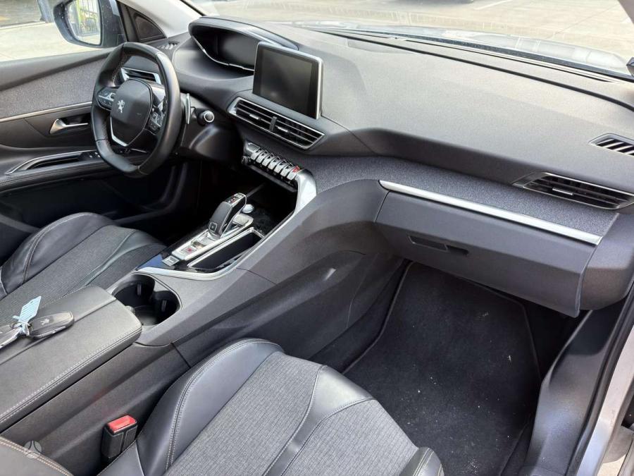 Pelēks Peugeot 5008 2020 Panevēža, ar dzinēja tilpumu 1.50 L un nobraukumu 199 tūkst. km par 11850 €, foto 20 vietnē AUTOMOTO.COM.LV