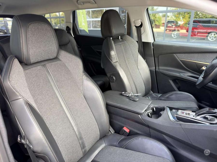 Pelēks Peugeot 5008 2020 Panevēža, ar dzinēja tilpumu 1.50 L un nobraukumu 199 tūkst. km par 11850 €, foto 22 vietnē AUTOMOTO.COM.LV