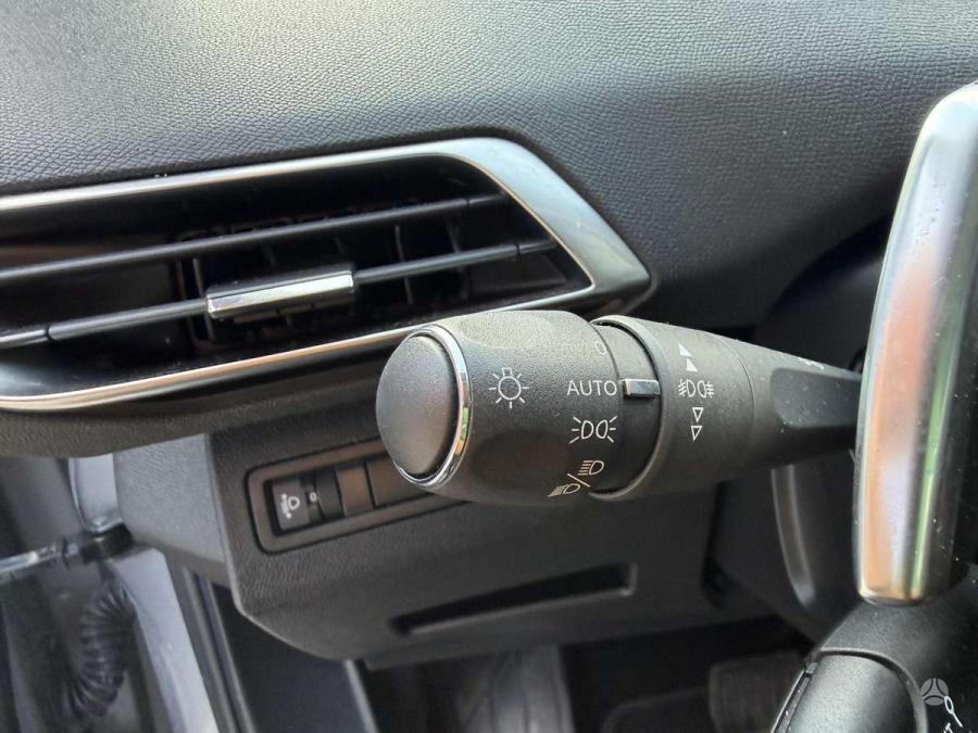 Pelēks Peugeot 5008 2020 Panevēža, ar dzinēja tilpumu 1.50 L un nobraukumu 199 tūkst. km par 11850 €, foto 29 vietnē AUTOMOTO.COM.LV