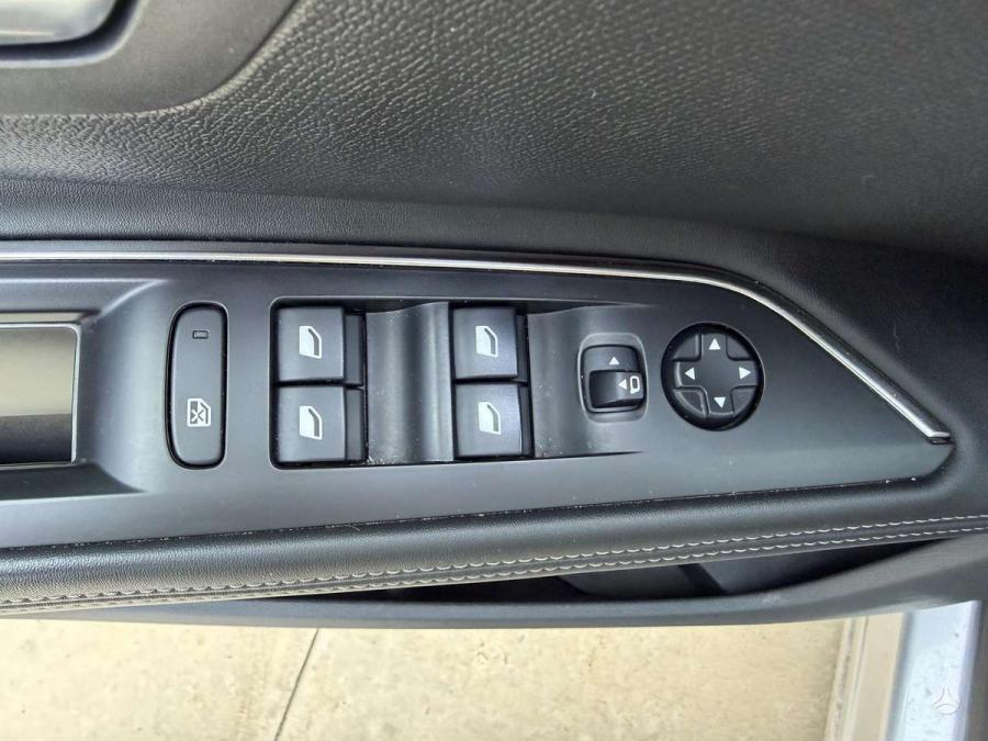 Pelēks Peugeot 5008 2020 Panevēža, ar dzinēja tilpumu 1.50 L un nobraukumu 199 tūkst. km par 11850 €, foto 34 vietnē AUTOMOTO.COM.LV