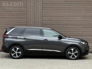 Grey Peugeot 5008 2020 in Jelgava, with an engine capacity of 1.50 L and mileage of 214 thousand km for 15990 €, photo 3 on AUTOMOTO.COM.LV