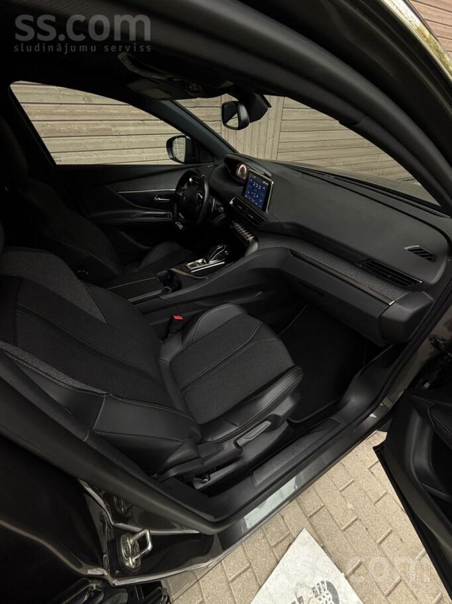 Grey Peugeot 5008 2020 in Jelgava, with an engine capacity of 1.50 L and mileage of 214 thousand km for 15990 €, photo 20 on AUTOMOTO.COM.LV
