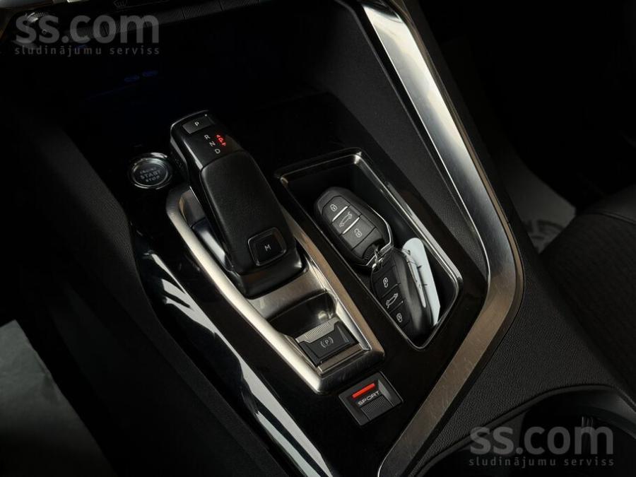 Grey Peugeot 5008 2020 in Jelgava, with an engine capacity of 1.50 L and mileage of 214 thousand km for 15990 €, photo 33 on AUTOMOTO.COM.LV