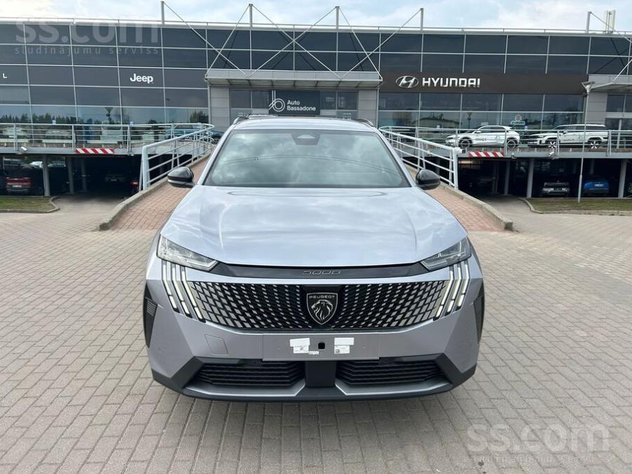 Grey Peugeot 5008 2025 in Riga, with an engine capacity of 1.20 L and mileage of 10 thousand km for 34800 €, photo 2 on AUTOMOTO.COM.LV