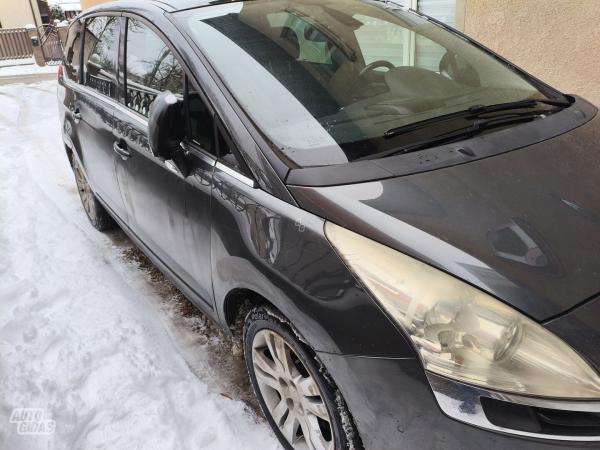 Pelēks Peugeot 5008 2010 Šauļi, ar dzinēja tilpumu 1.60 L un nobraukumu 261 tūkst. km par 1500 €, foto 2 vietnē AUTOMOTO.COM.LV