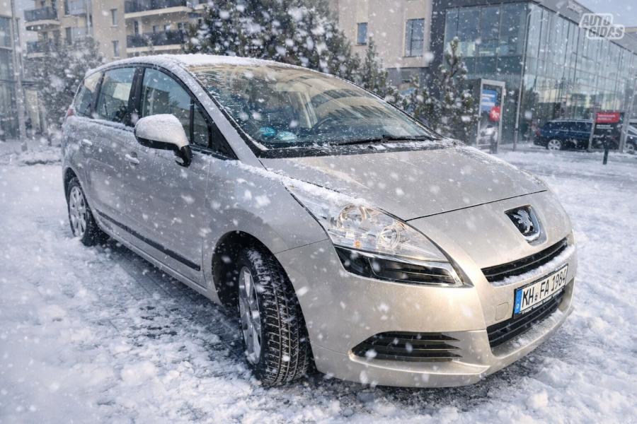 Grey Peugeot 5008 2010 in Vilnius, with an engine capacity of 1.60 L and mileage of 180 thousand km for 2950 €, photo 2 on AUTOMOTO.COM.LV