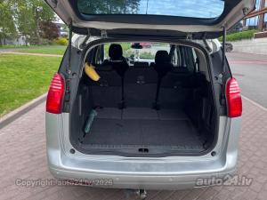 Pelēks Peugeot 5008 2010 Tallina, ar dzinēja tilpumu 1.60 L un nobraukumu 178 tūkst. km par 3800 €, foto 6 vietnē AUTOMOTO.COM.LV