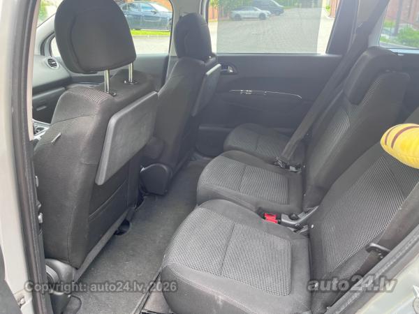 Pelēks Peugeot 5008 2010 Tallina, ar dzinēja tilpumu 1.60 L un nobraukumu 178 tūkst. km par 3800 €, foto 10 vietnē AUTOMOTO.COM.LV