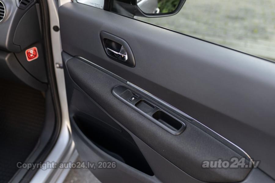 Pelēks Peugeot 5008 2010 Tallina, ar dzinēja tilpumu 1.60 L un nobraukumu 218 tūkst. km par 3599 €, foto 33 vietnē AUTOMOTO.COM.LV