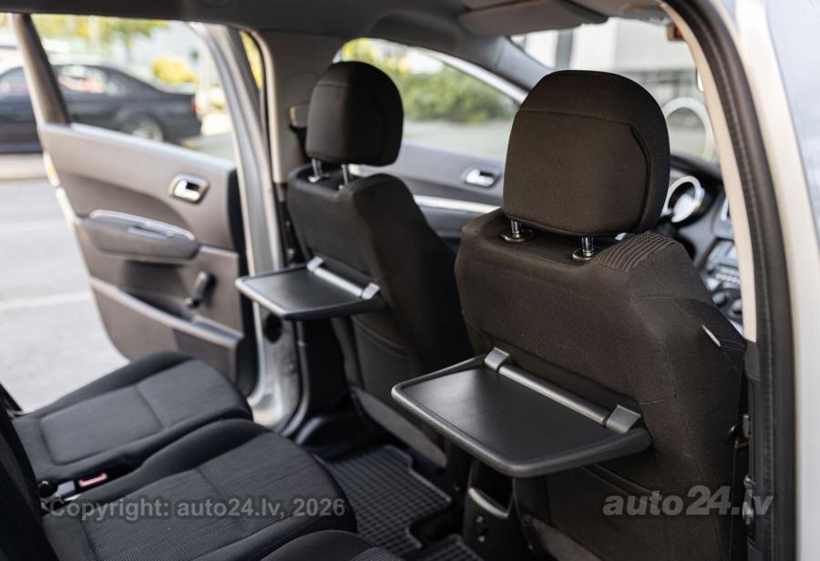 Pelēks Peugeot 5008 2010 Tallina, ar dzinēja tilpumu 1.60 L un nobraukumu 218 tūkst. km par 3599 €, foto 35 vietnē AUTOMOTO.COM.LV