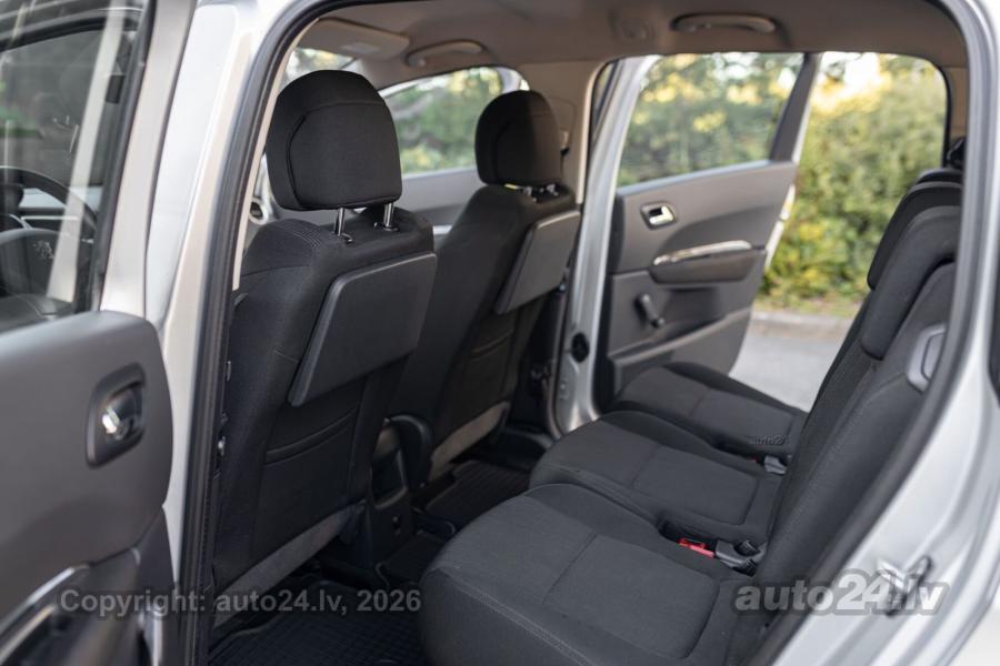Pelēks Peugeot 5008 2010 Tallina, ar dzinēja tilpumu 1.60 L un nobraukumu 218 tūkst. km par 3599 €, foto 41 vietnē AUTOMOTO.COM.LV