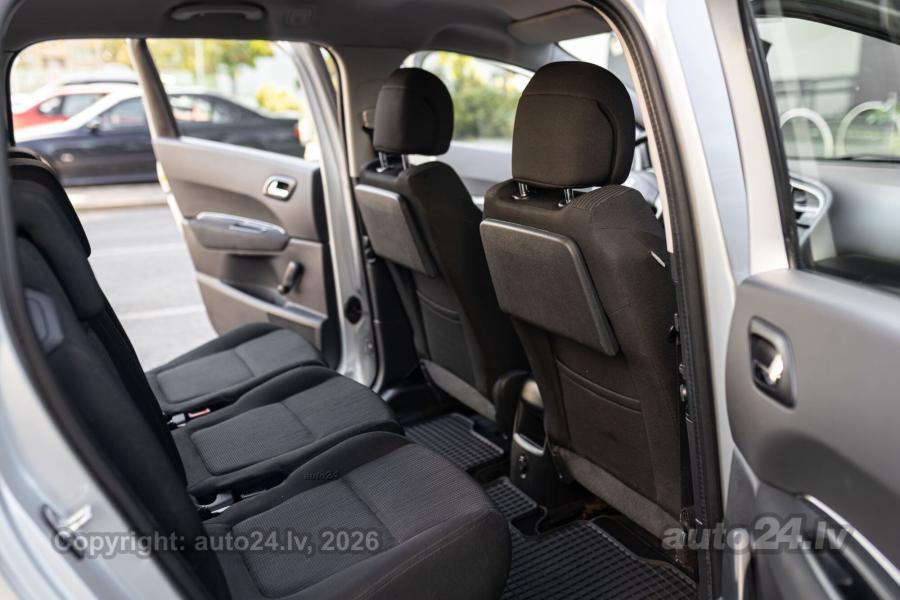 Pelēks Peugeot 5008 2010 Tallina, ar dzinēja tilpumu 1.60 L un nobraukumu 218 tūkst. km par 3599 €, foto 45 vietnē AUTOMOTO.COM.LV