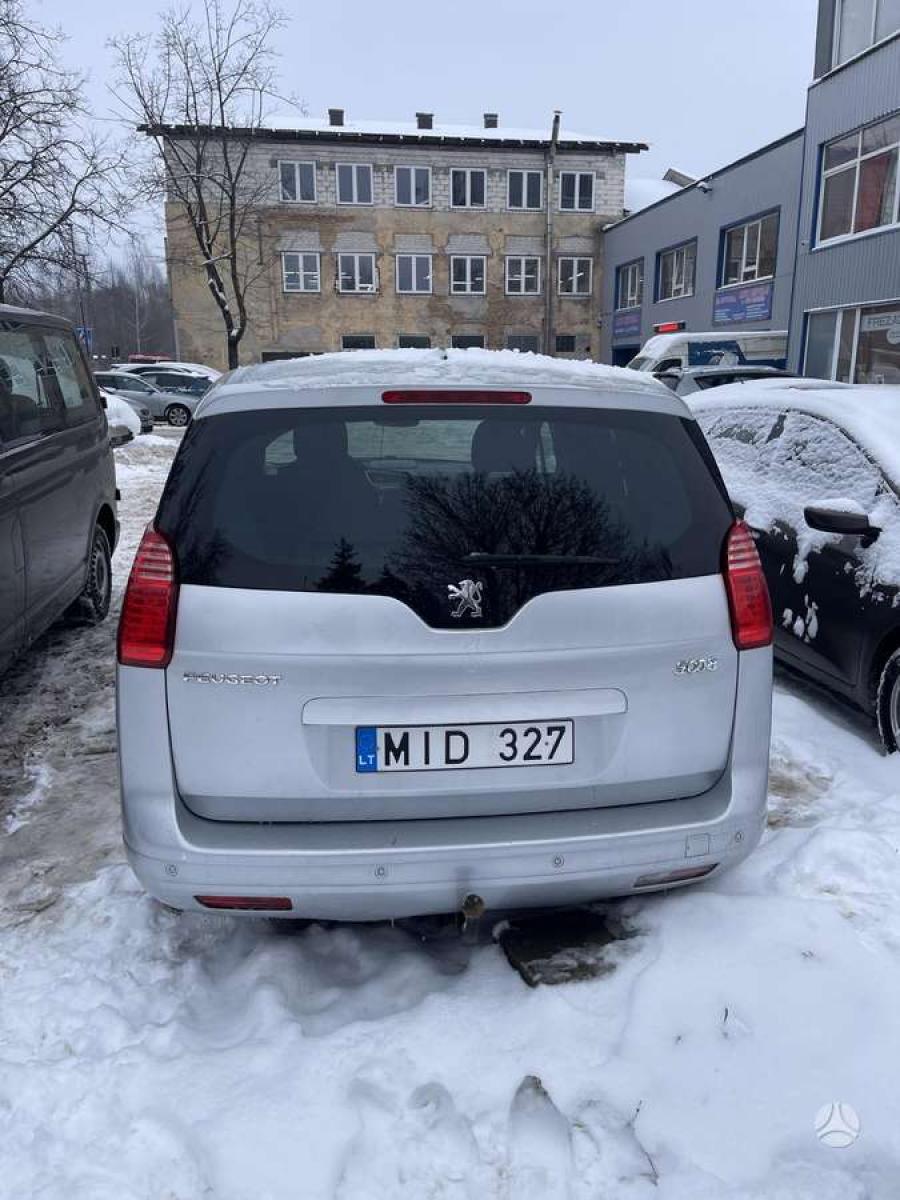 Grey Peugeot 5008 2011 in Vilnius, with an engine capacity of 2.00 L and mileage of 220 thousand km for 3800 €, photo 7 on AUTOMOTO.COM.LV