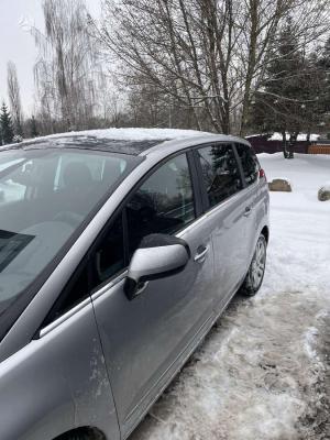 Grey Peugeot 5008 2011 in Vilnius, with an engine capacity of 2.00 L and mileage of 220 thousand km for 3800 €, photo 8 on AUTOMOTO.COM.LV