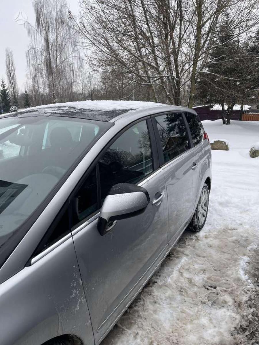 Grey Peugeot 5008 2011 in Vilnius, with an engine capacity of 2.00 L and mileage of 220 thousand km for 3800 €, photo 8 on AUTOMOTO.COM.LV