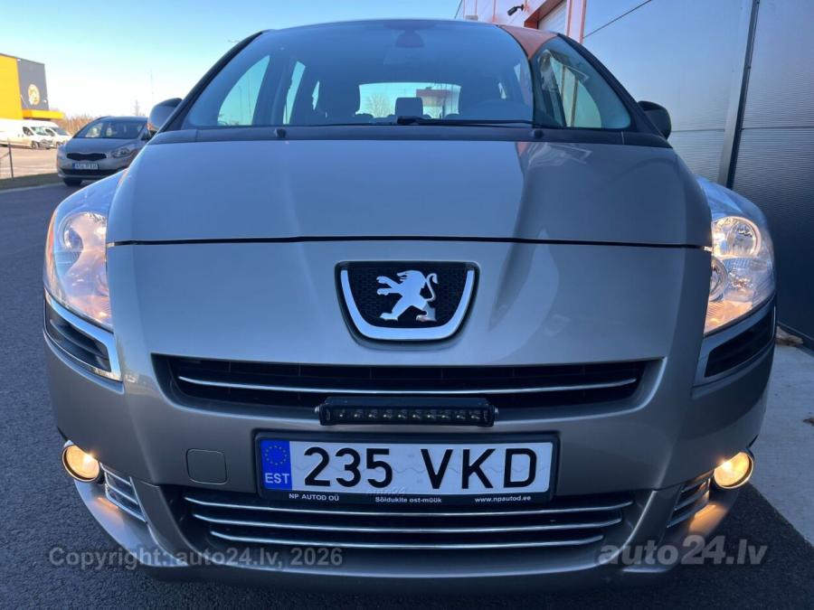 Grey Peugeot 5008 2012 in Kuressaare, with an engine capacity of 1.60 L and mileage of 219 thousand km for 3690 €, photo 2 on AUTOMOTO.COM.LV