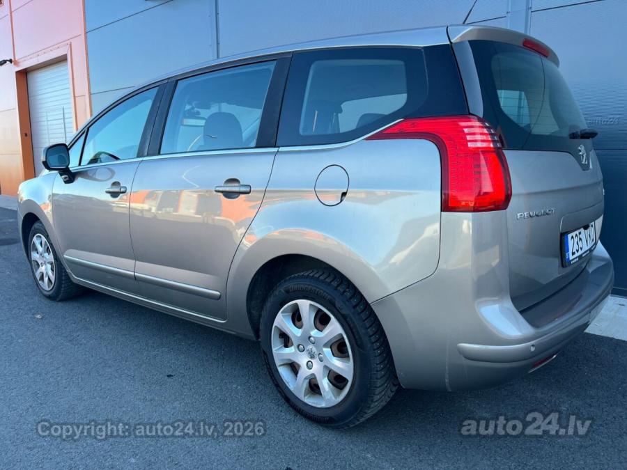 Grey Peugeot 5008 2012 in Kuressaare, with an engine capacity of 1.60 L and mileage of 219 thousand km for 3690 €, photo 4 on AUTOMOTO.COM.LV